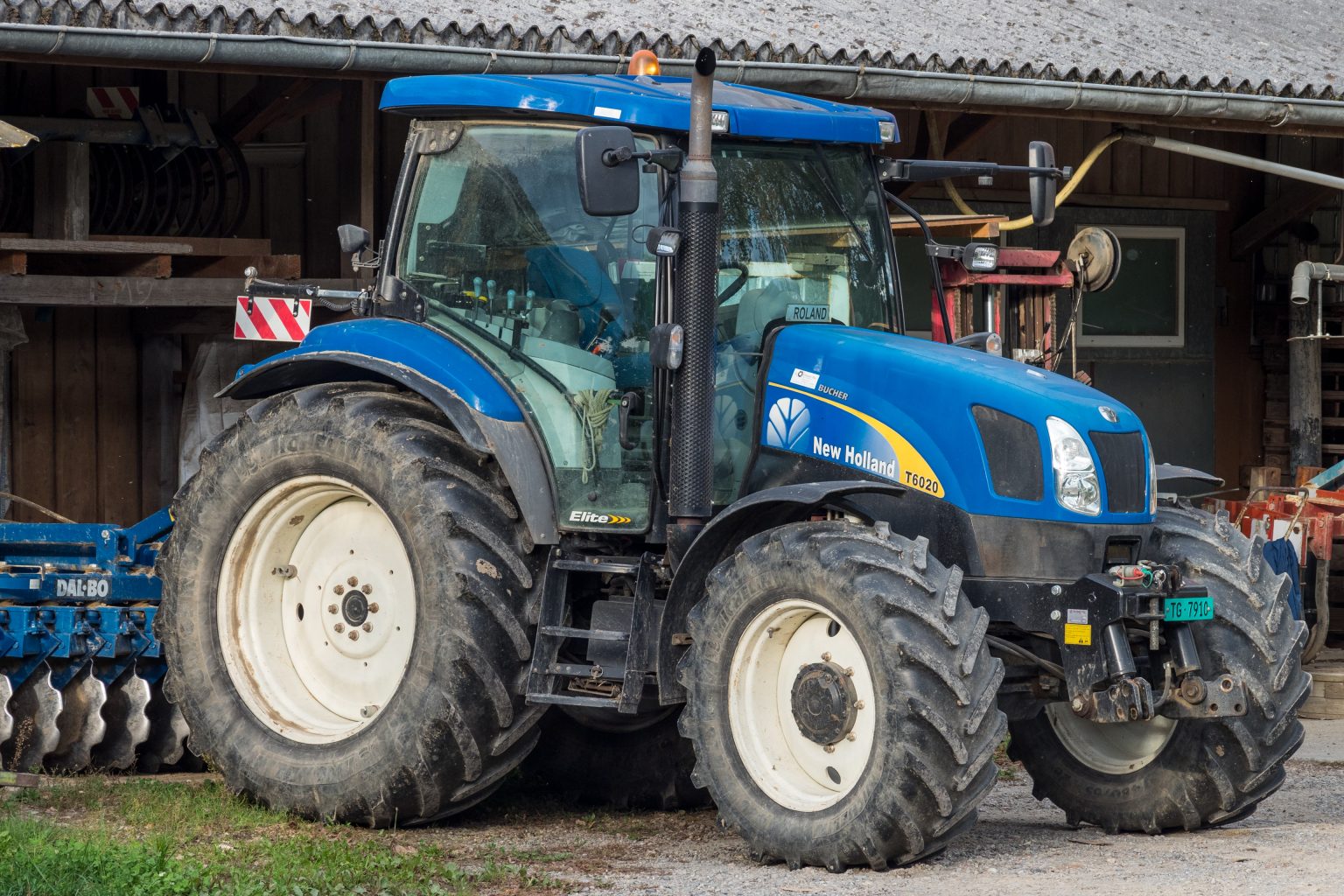 New Holland T6020 Tractor Information - G.W. Tractors Australia